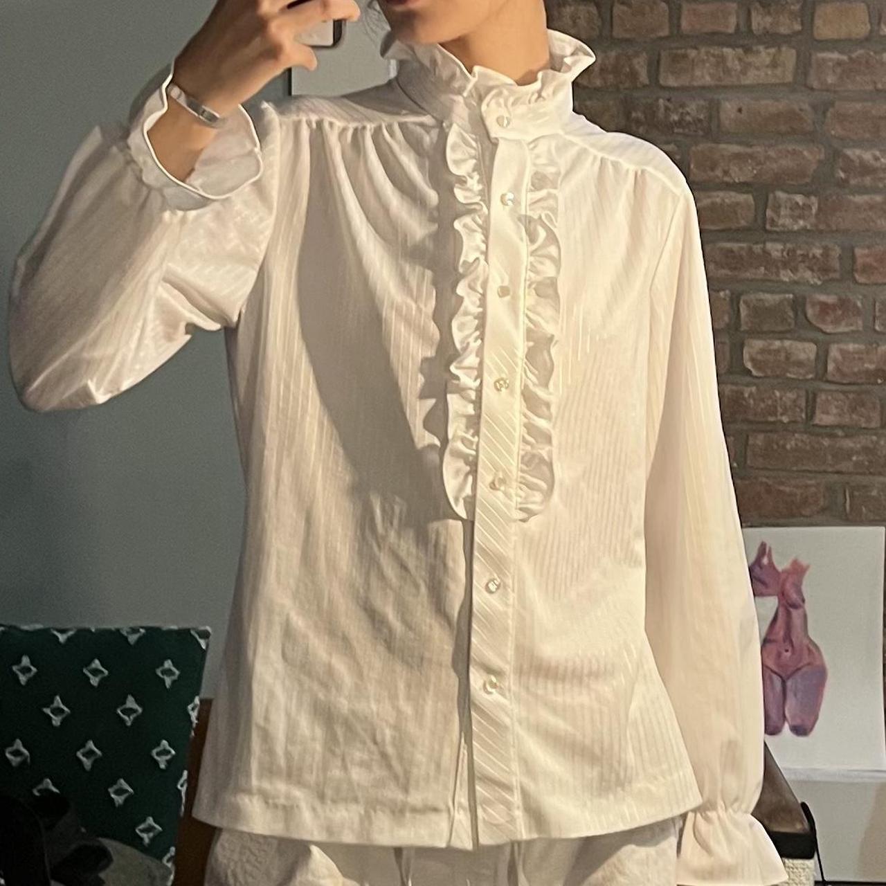 White collar button up shirt | Depop