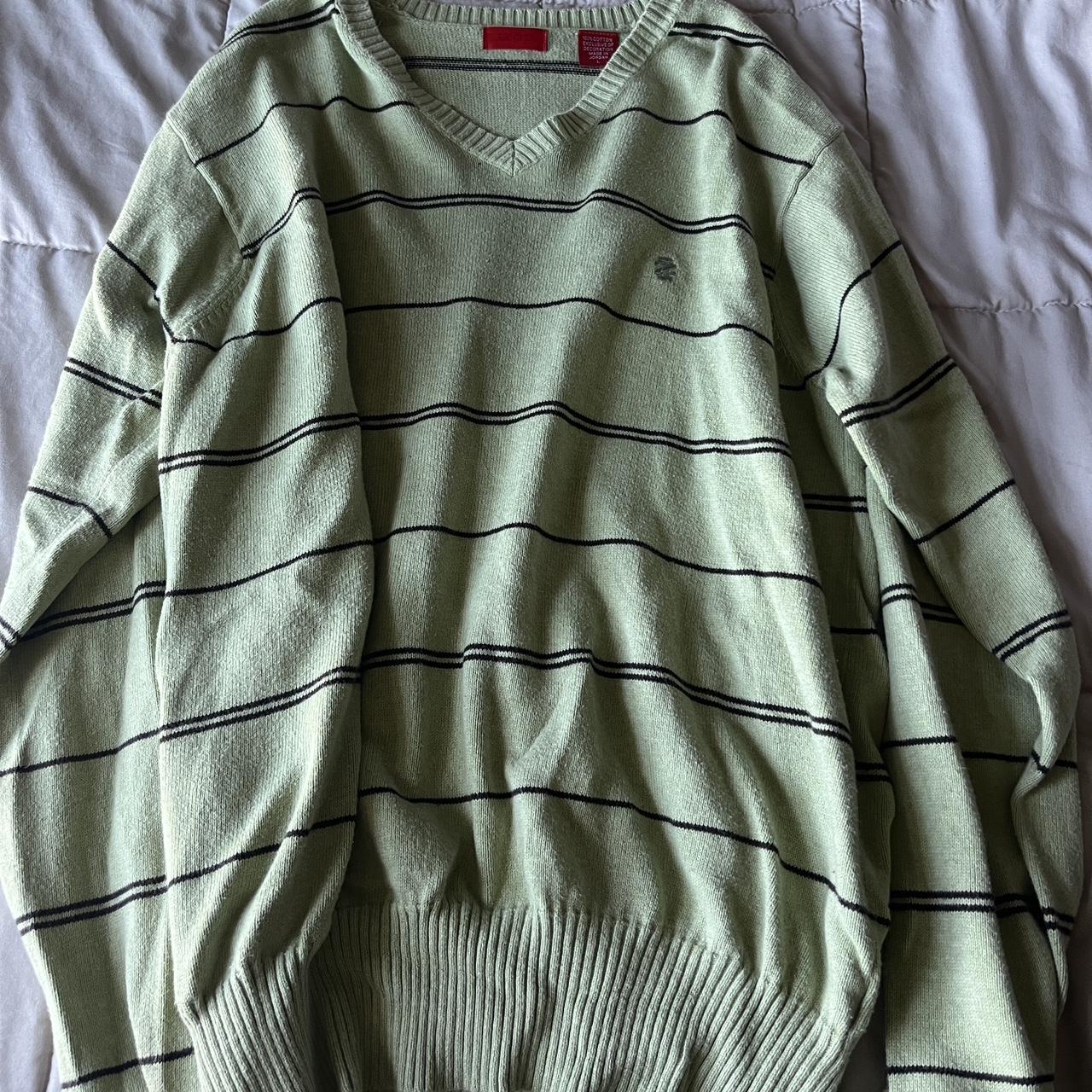 IZOD green v neck sweater super comfy size large - Depop