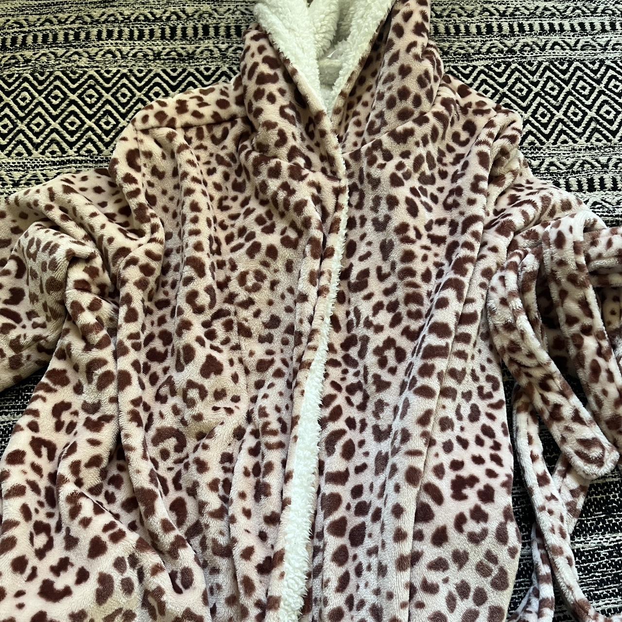 pink cheetah print robe size xl - Depop