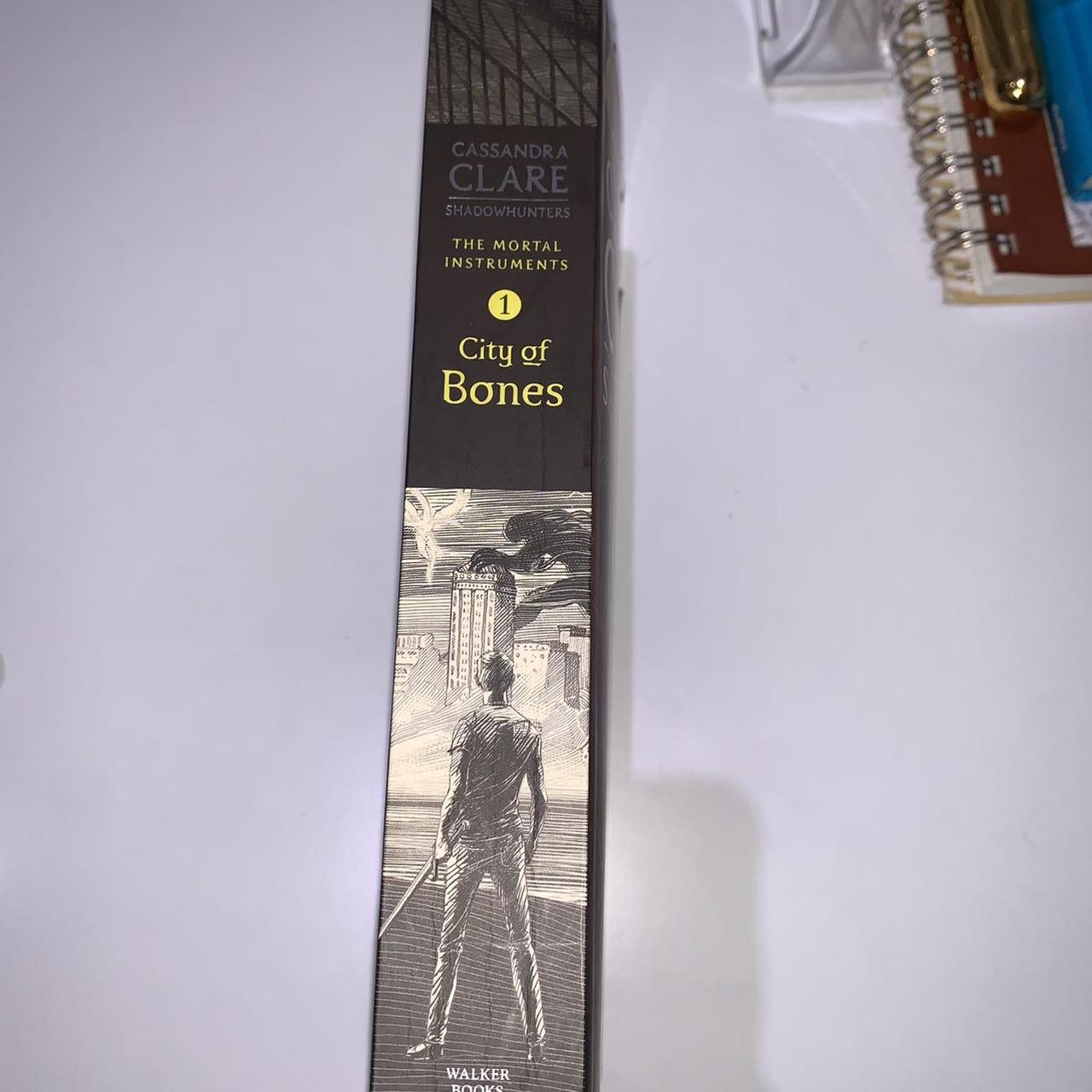 Shadowhunters City of Bones by Cassandra Clare Read... - Depop