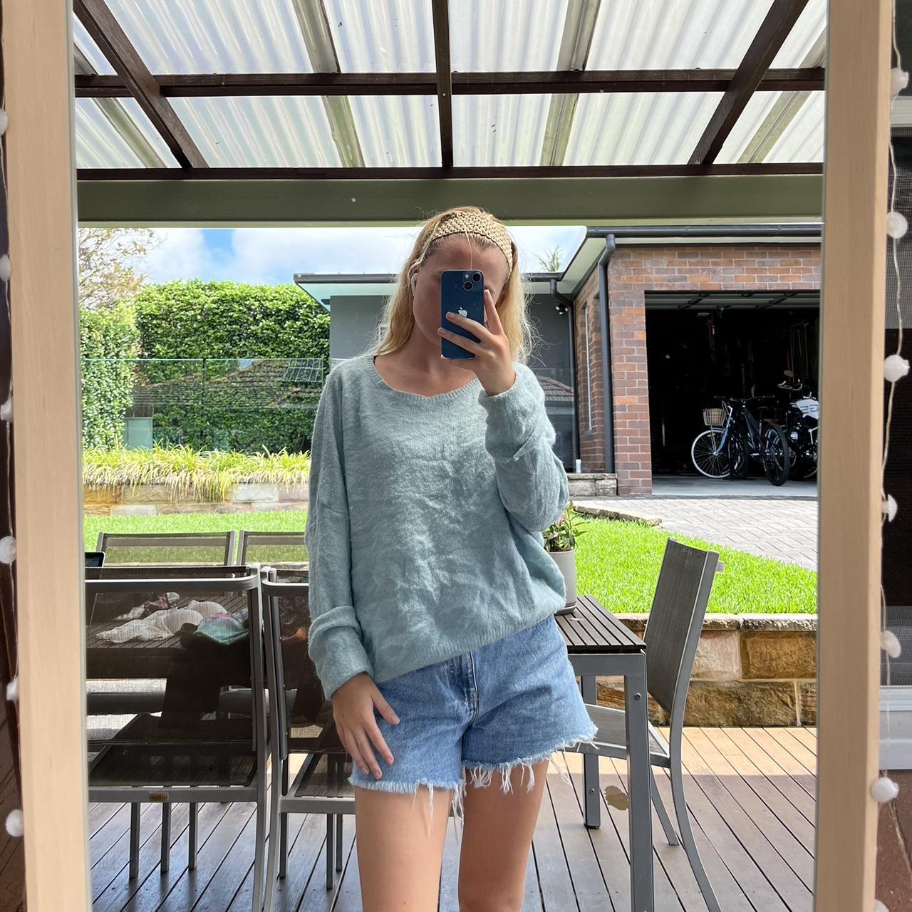 Beautiful jumper, brand says HQ, would fit size 6-10 - Depop