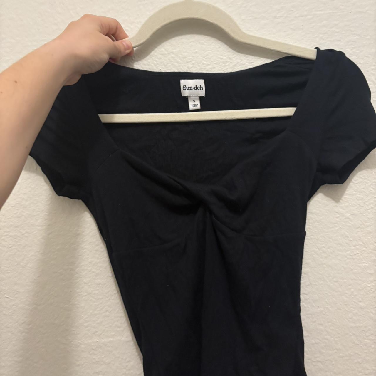 Aritzia Sunday Best Sun deh Lula top! Worn a couple... | Depop