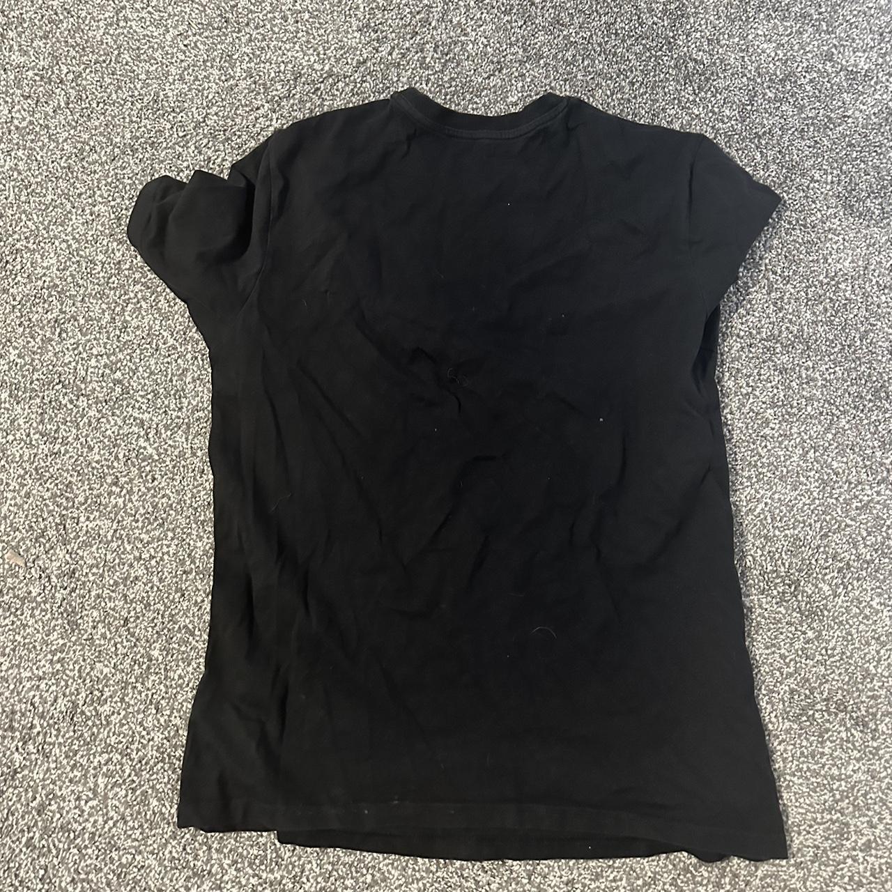Men’s Yelir world large top - Depop