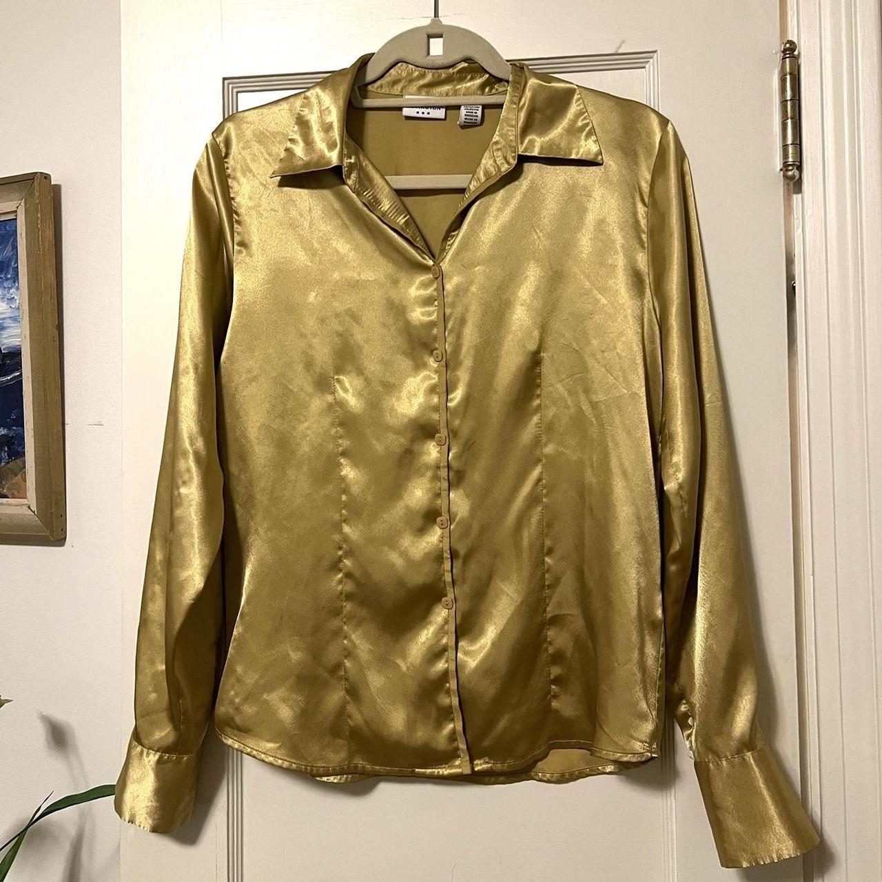 -gold button up -super soft! -flattering fit for women - Depop