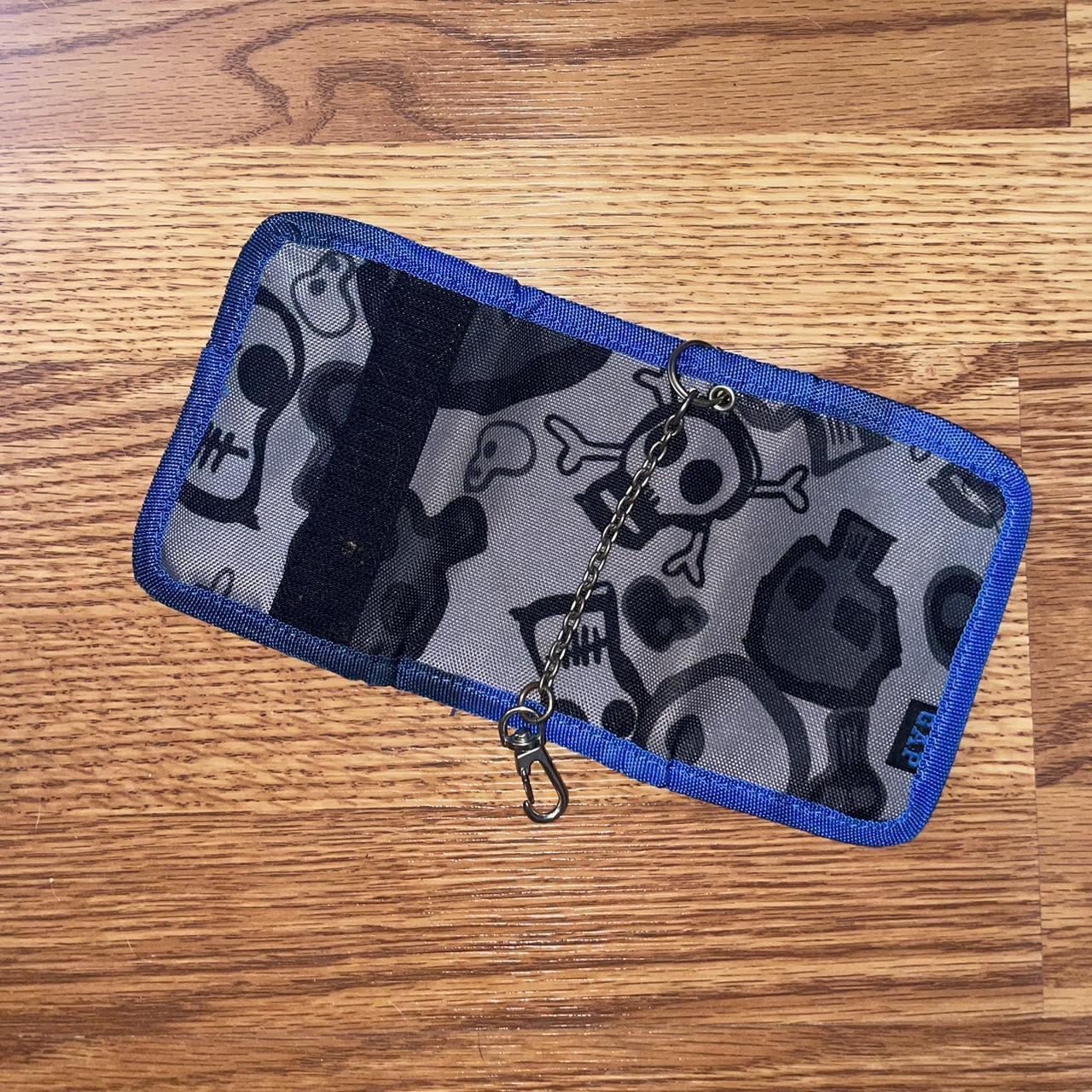 2011 Men’s Y2K Skull Gap Chain Velcro Wallet. Looks... - Depop