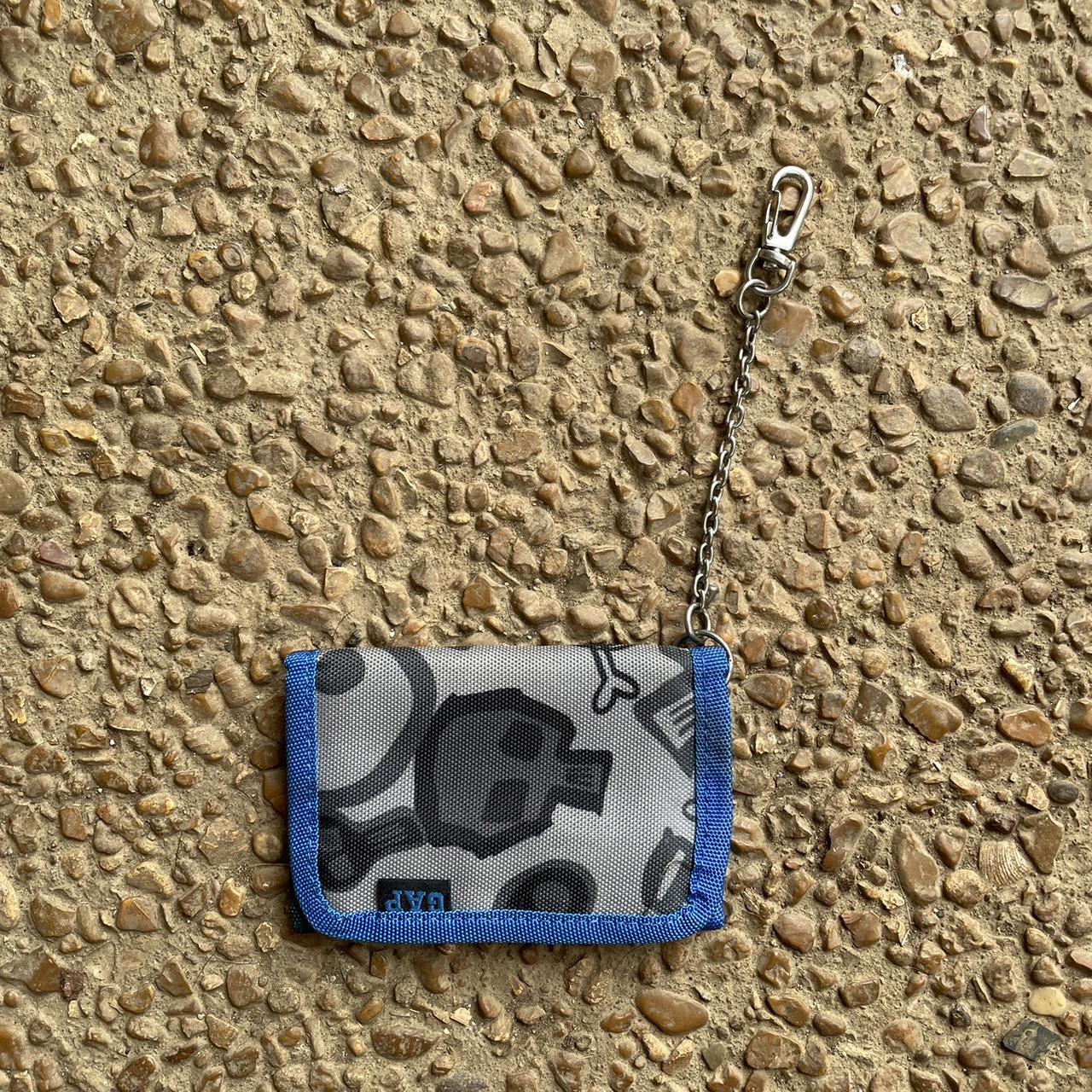 2011 Men’s Y2K Skull Gap Chain Velcro Wallet. Looks... - Depop
