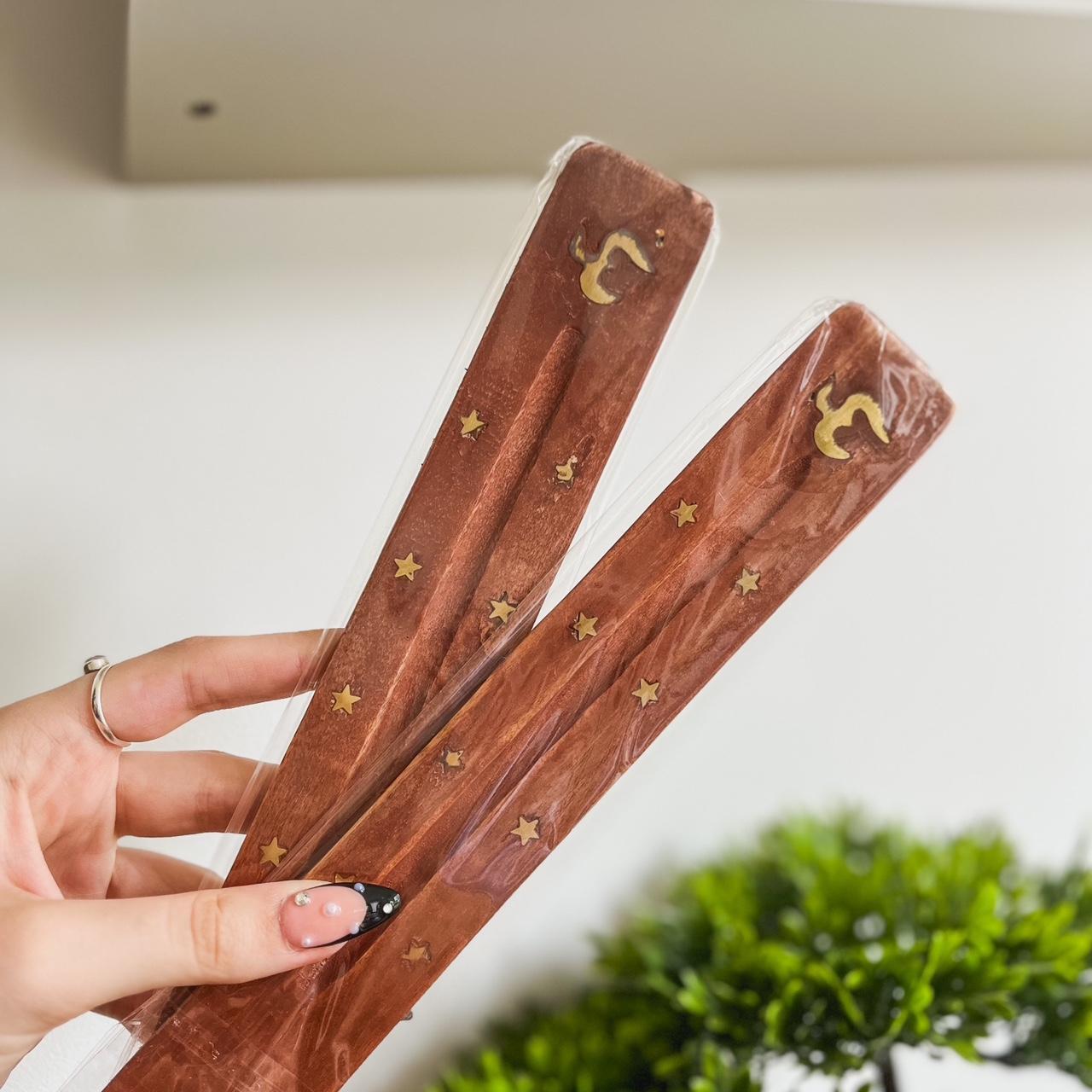 𝐨𝐡𝐦 𝐢𝐧𝐜𝐞𝐧𝐬𝐞 𝐬𝐭𝐢𝐜𝐤 𝐡𝐨𝐥𝐝𝐞𝐫 • ☆} a wooden incense... - Depop