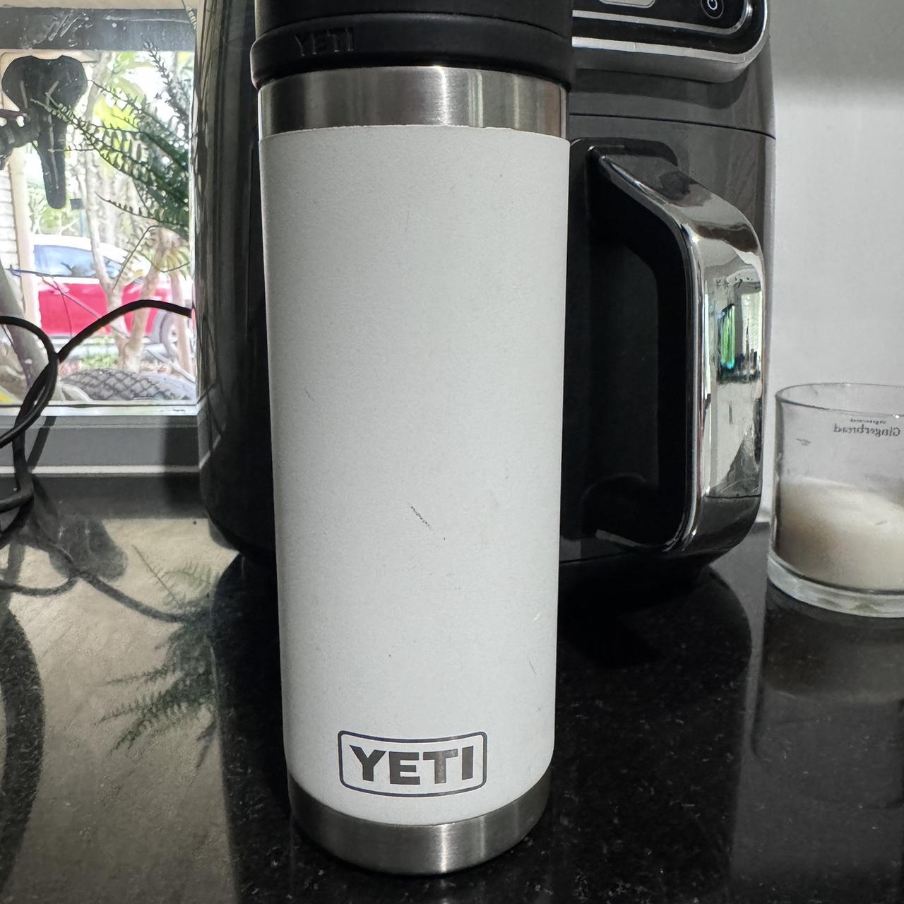 18oz yeti pretty much brand new used in once - Depop