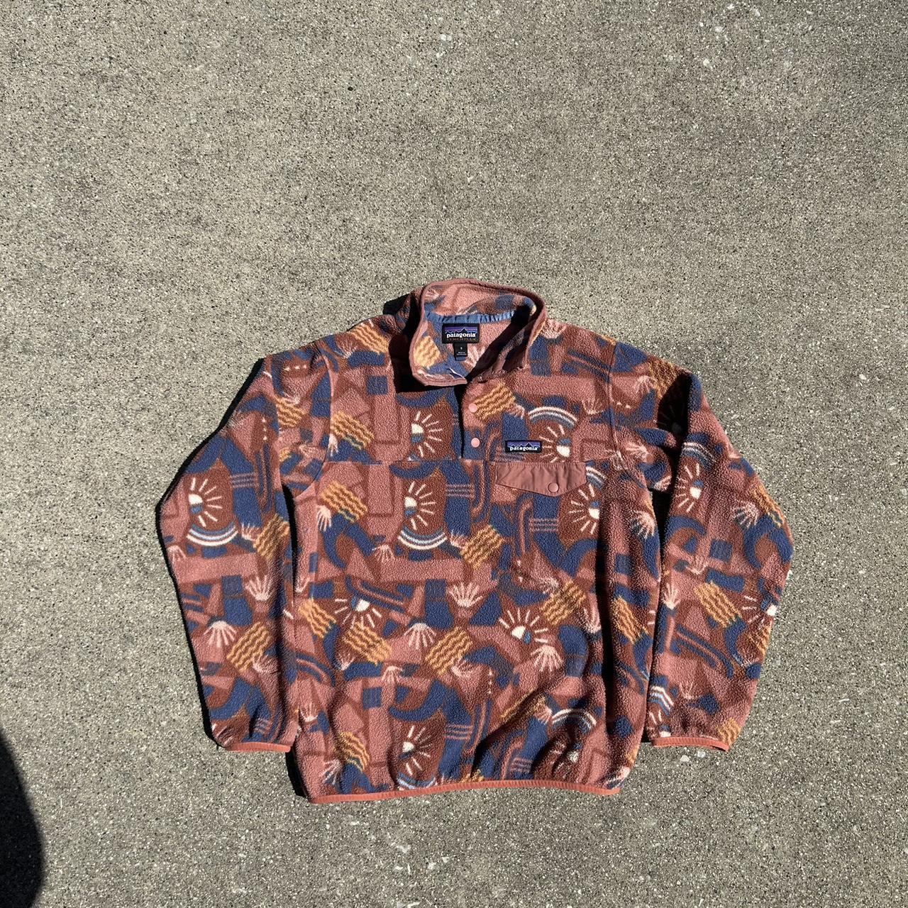 Cool pattern Patagonia synchilla fleece Size small... - Depop