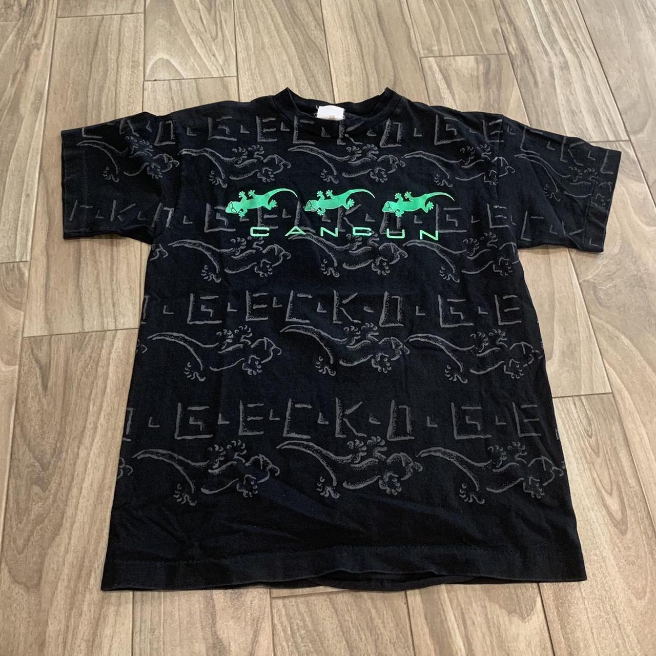 Vintage Gecko Surfwear Cancun, Mexico T Shirt Size... - Depop