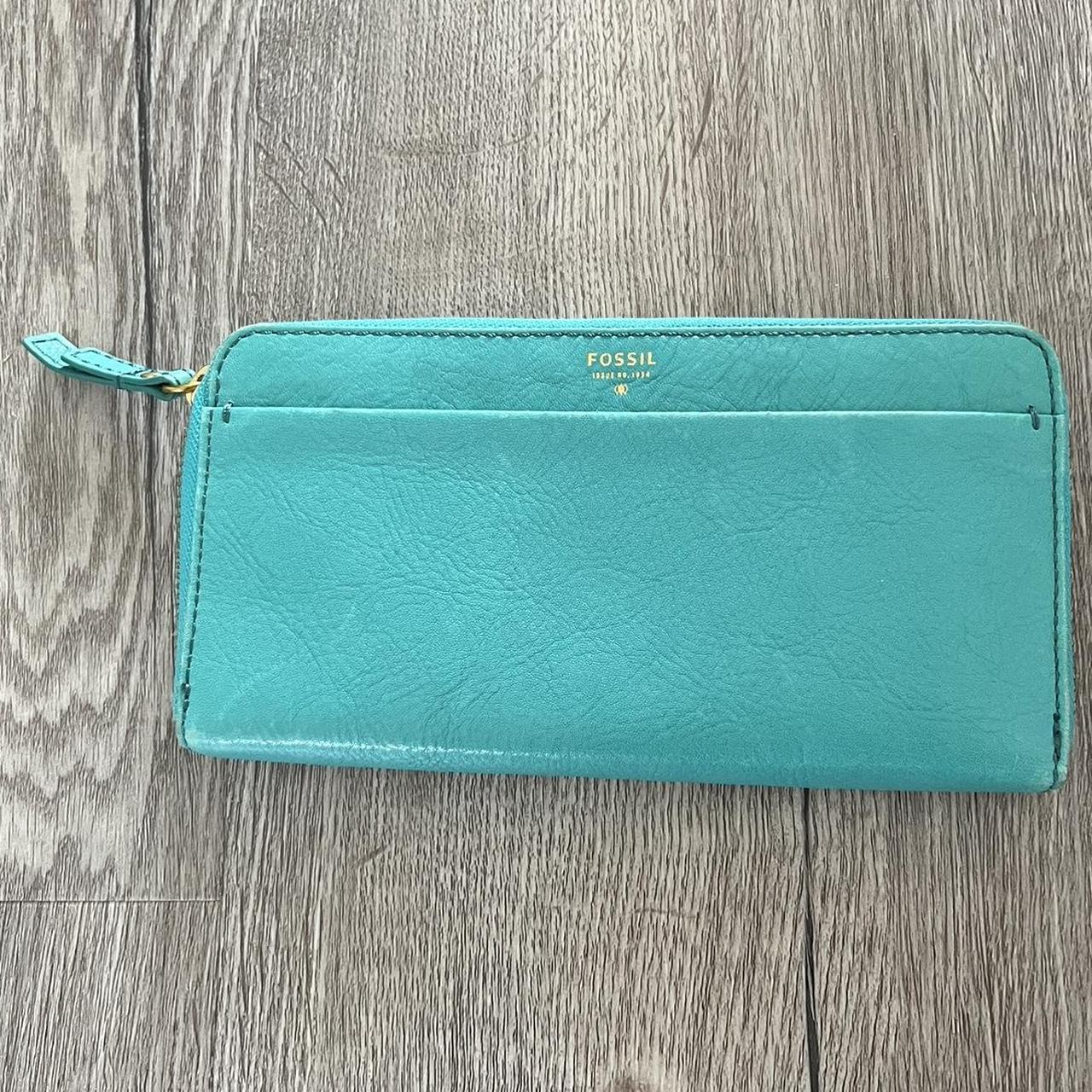 Fossil teal wallet 🩵 Great condition barely... - Depop