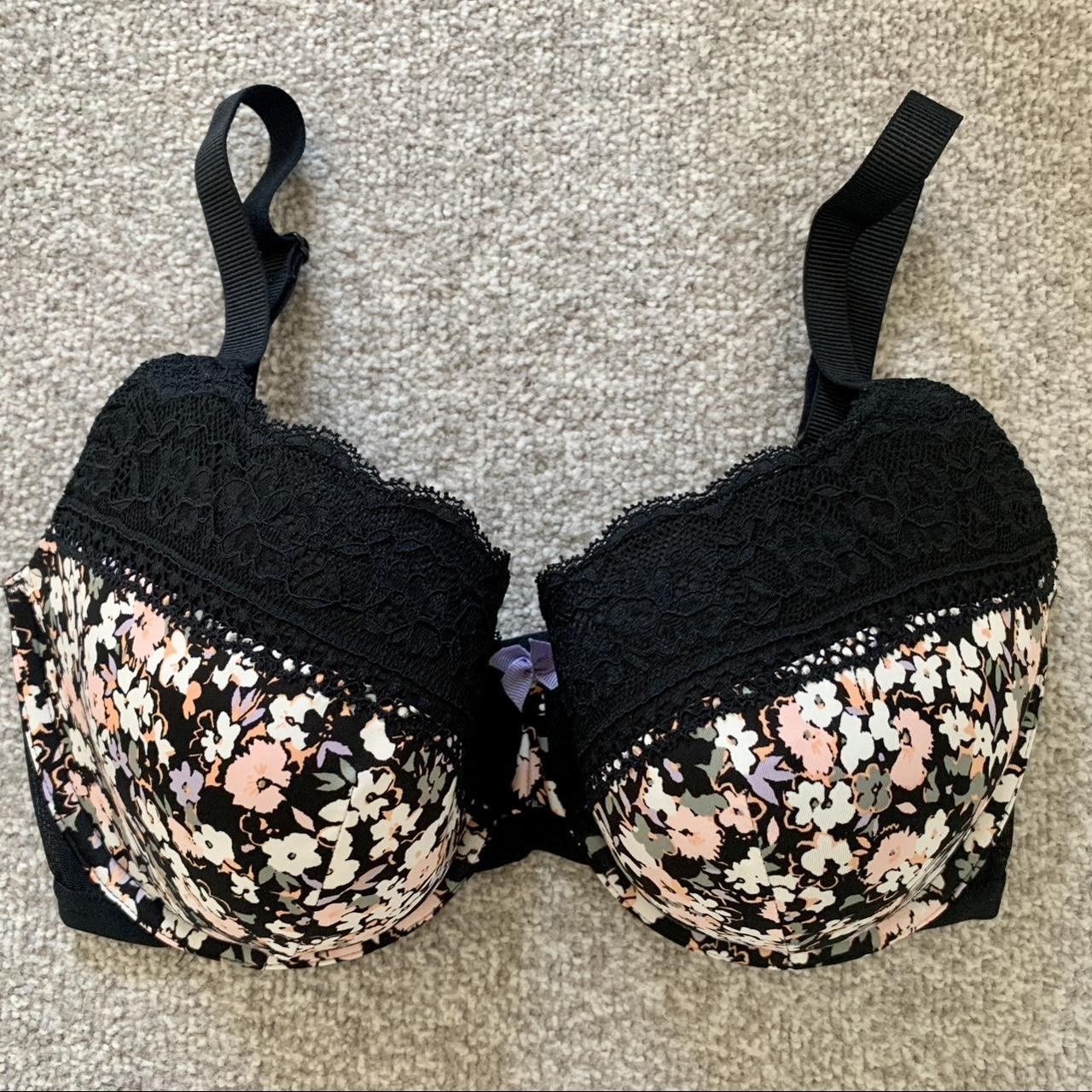Marks and Spencer’s Full Cup Floral Lace Bra... - Depop