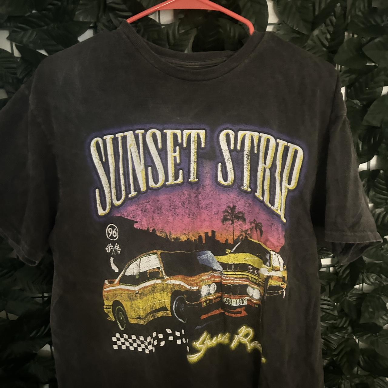 Sunset Curve Graphic Tee Size Medium - Depop