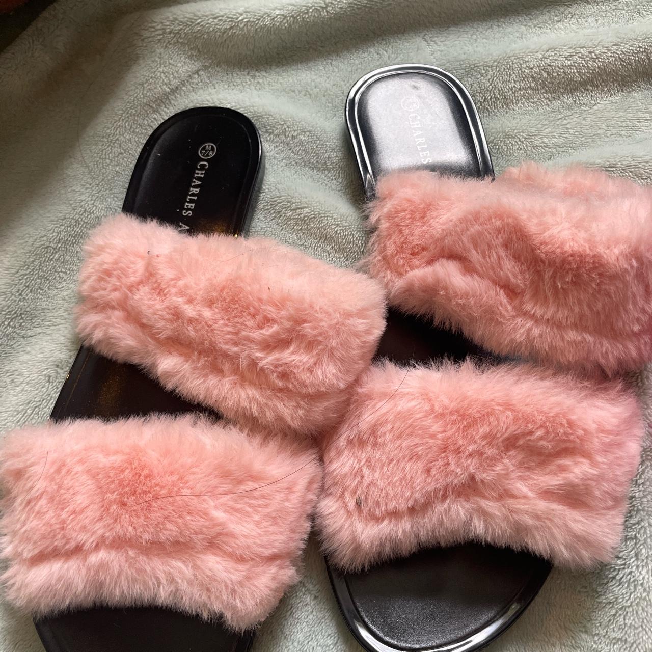 3 pairs of fluffy sandals all size 7/8 - Depop