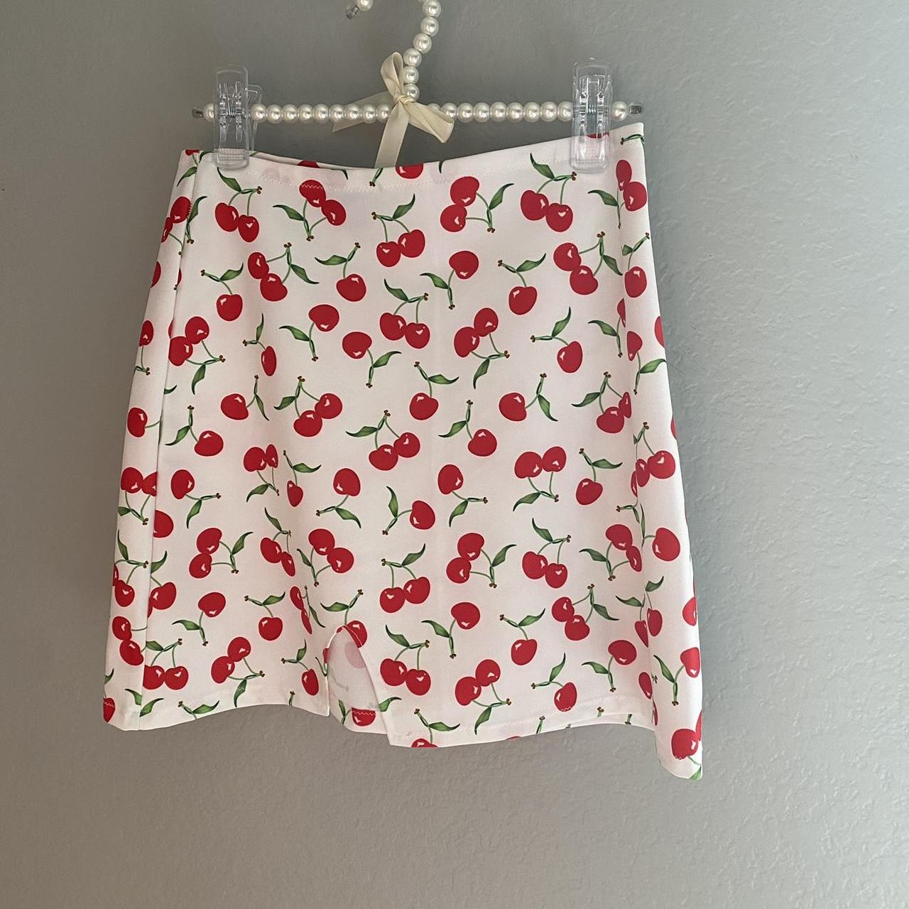 ModCloth Women's White and Red Skirt | Depop