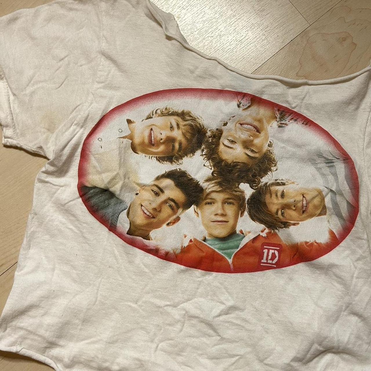 cut off the shoulder cropped one direction tee size... - Depop