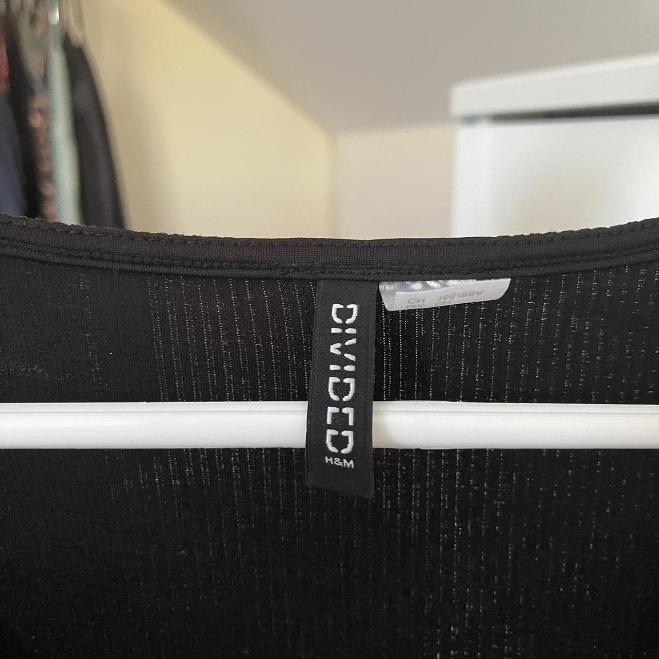 H&M Women's Black Crop-top | Depop