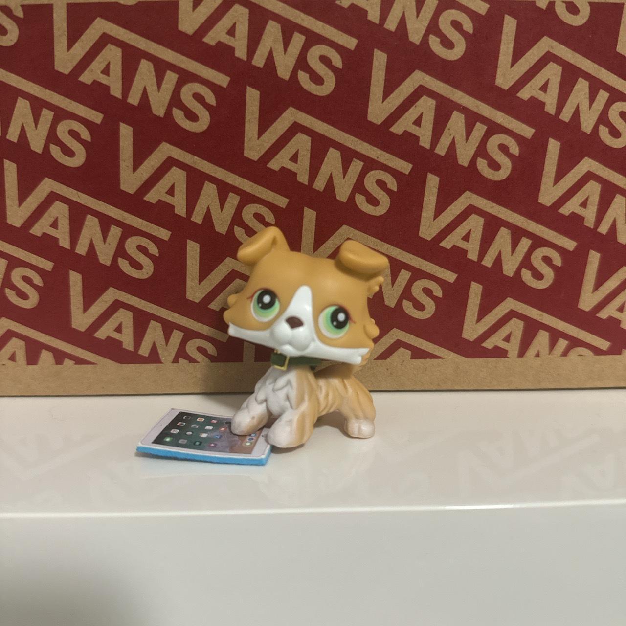 LPS #272, yellow collie, comes with neck... - Depop