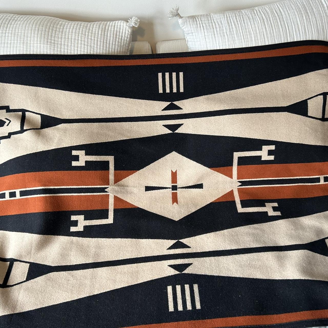 Pendleton throw blanket. 100% wool. Beautiful... - Depop