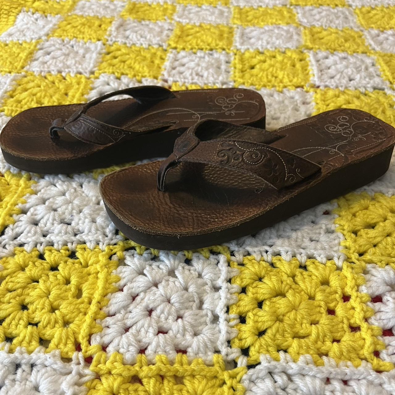 REEF BROWN SANDALS WITH FLOWER DETAILS, USED - Depop