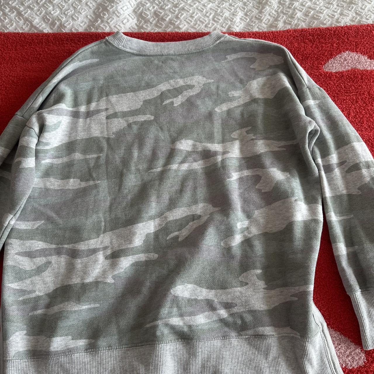 Grey camo sweater - Depop