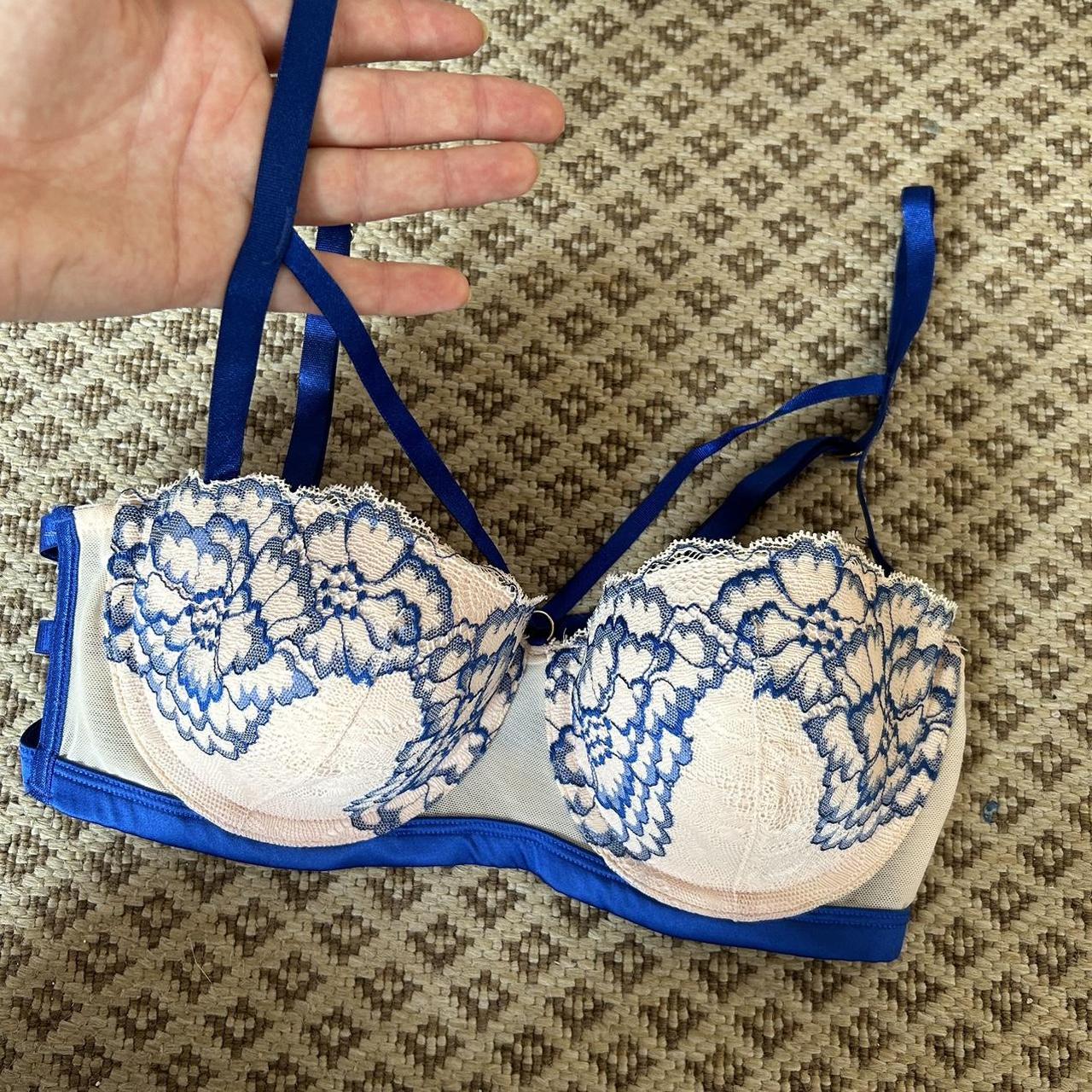 34B New Look floral bra Electric blue - Depop