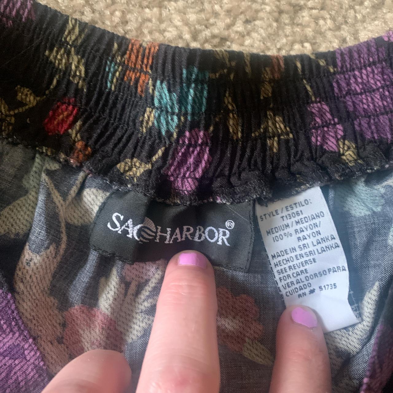 Sag Harbor brand elastic summer floral shorts size... - Depop