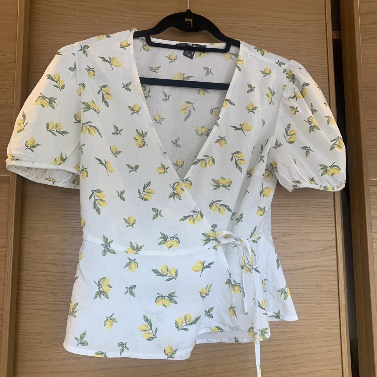 Lemon print wrap blouse Super super pretty and linen... - Depop