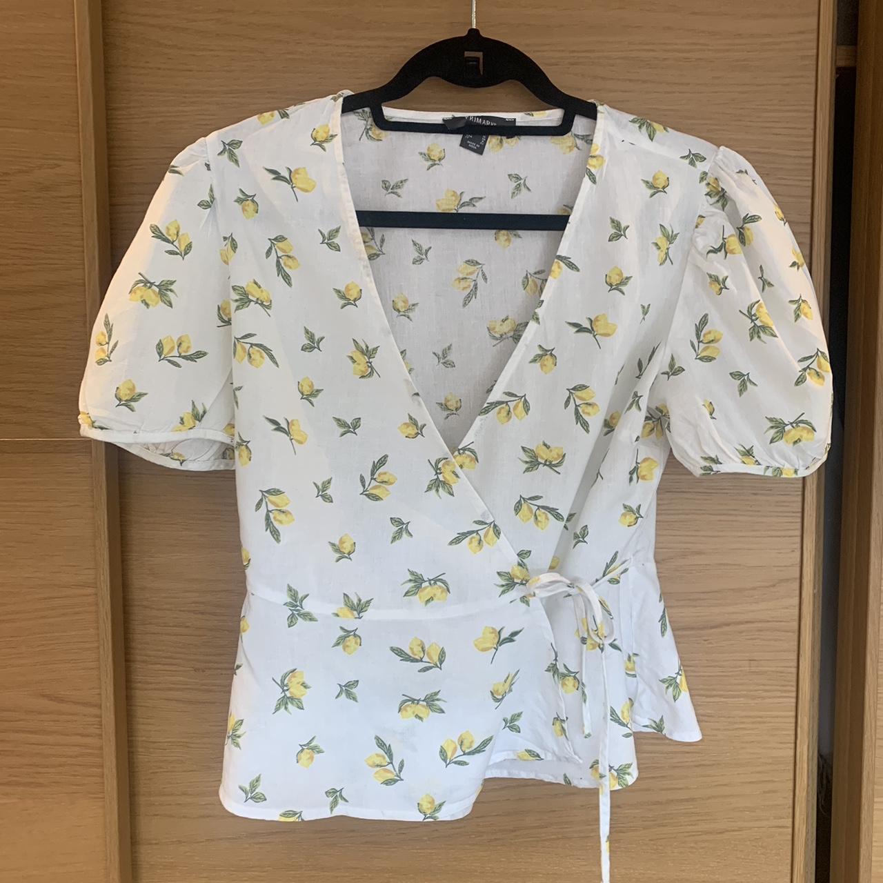 Lemon print wrap blouse Super super pretty and linen... - Depop