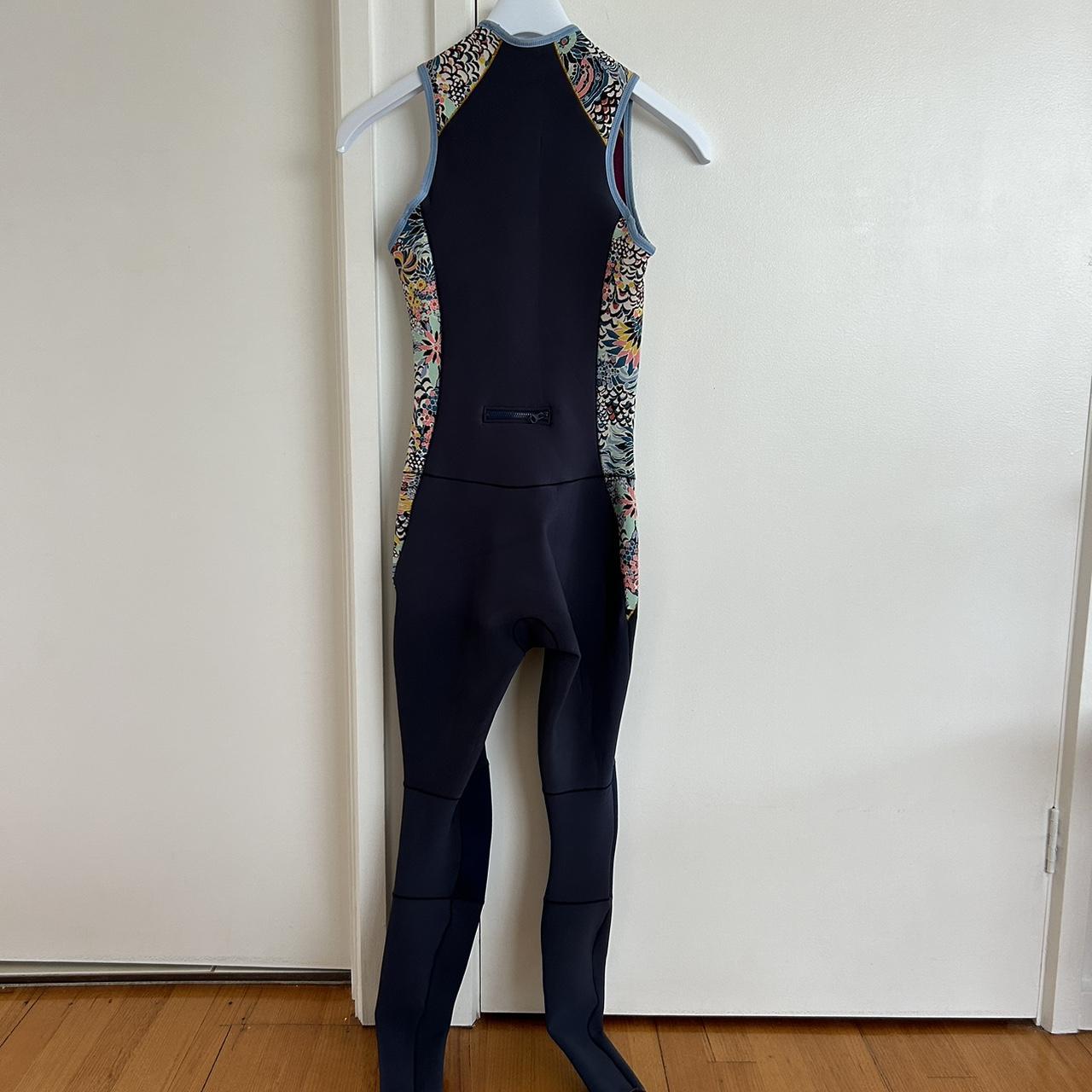 ROXY short arm wetsuit. size AU4. signs of wear, but... - Depop