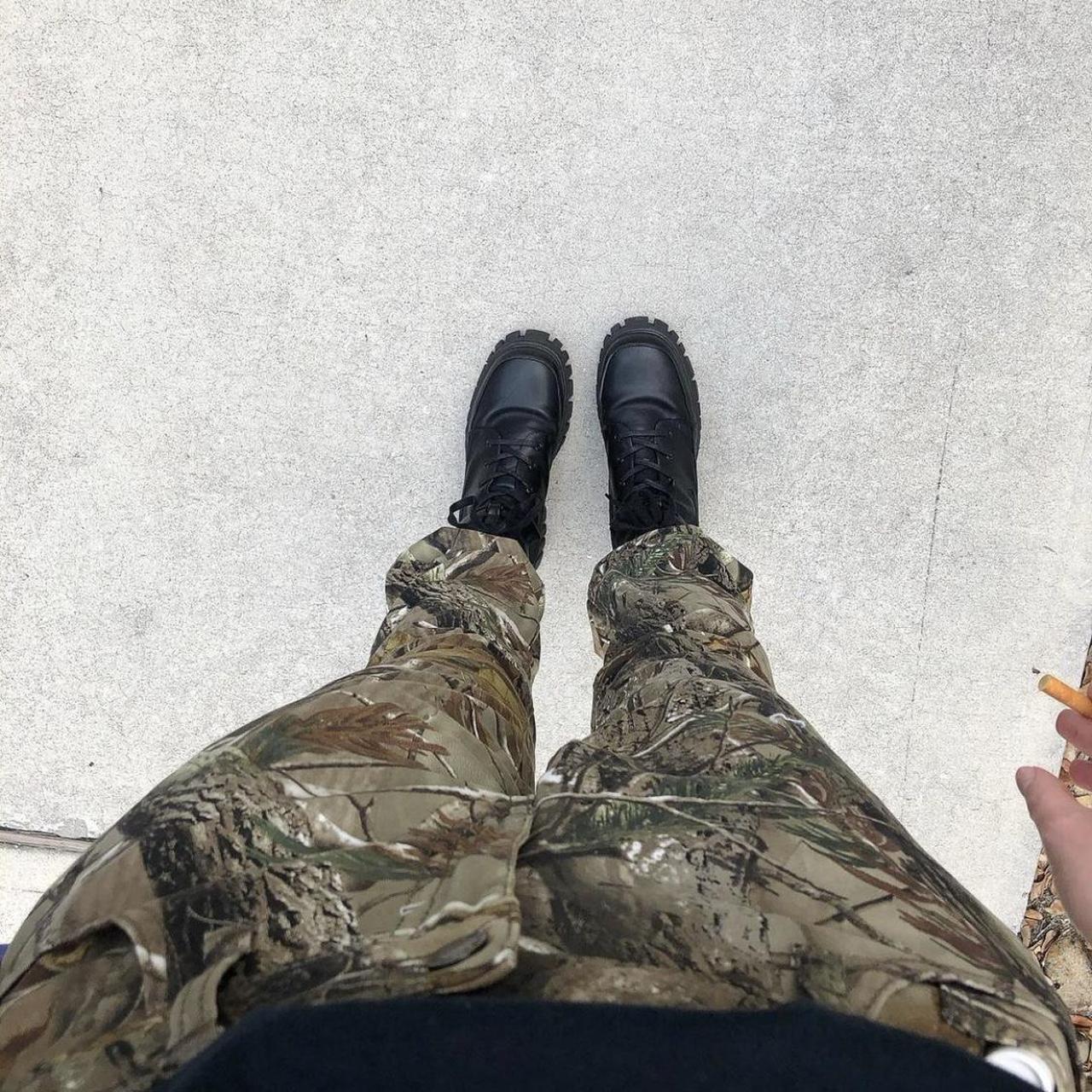 realtree womens camo pants size 6…too baggy for... - Depop