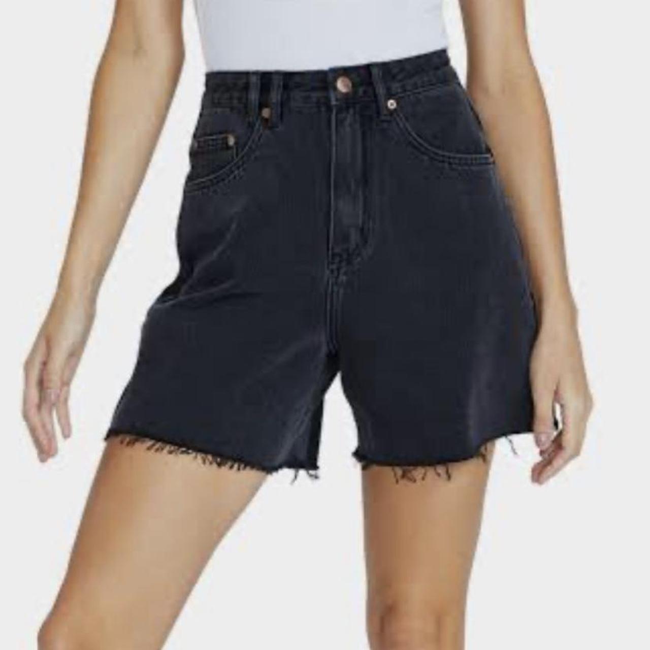 Insight Vinnie denim short Size 28 Excellent... - Depop