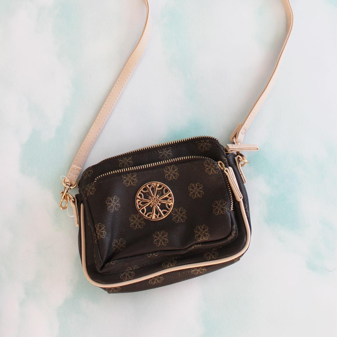 ⚜️👝 Avon Signature Collection clutch bag including a... - Depop