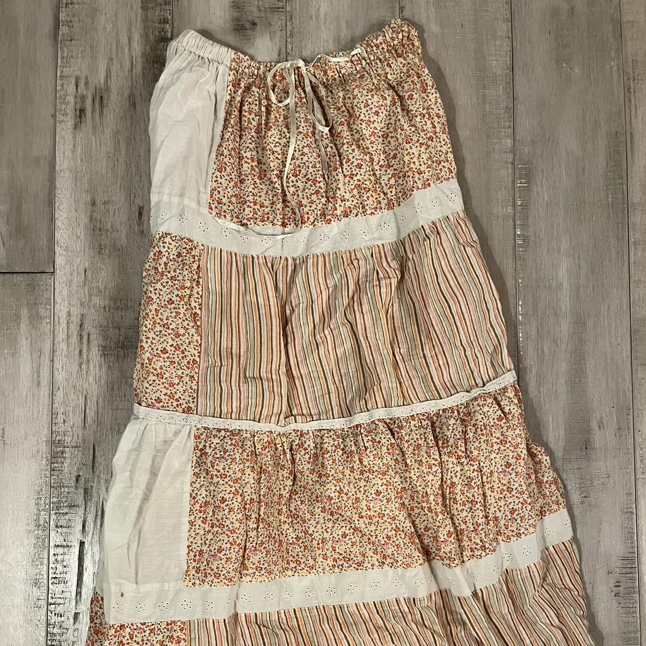 long flowy skirt! so perfect for the fall+winter... - Depop