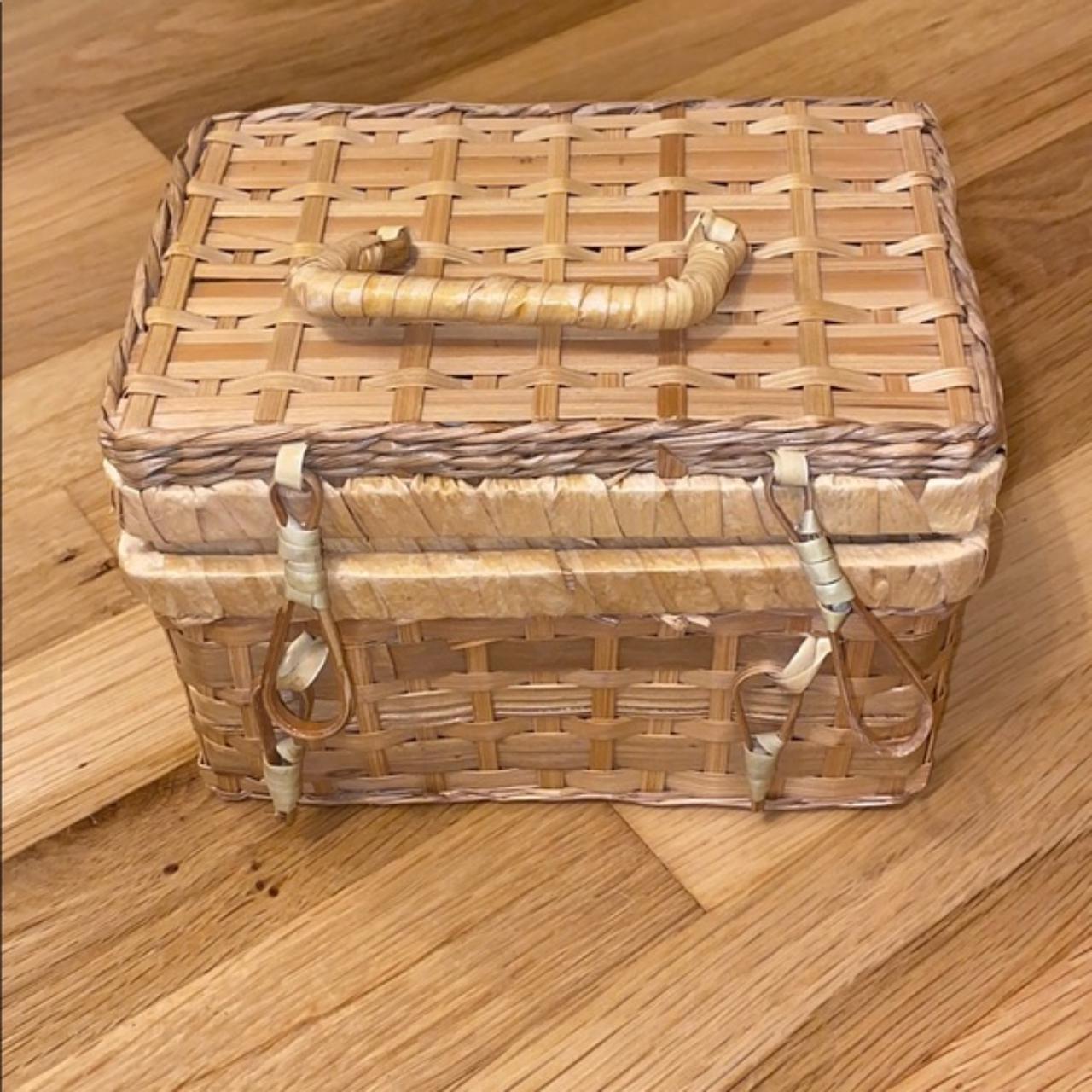 Wicker Box Super cute for an office or keeping... - Depop