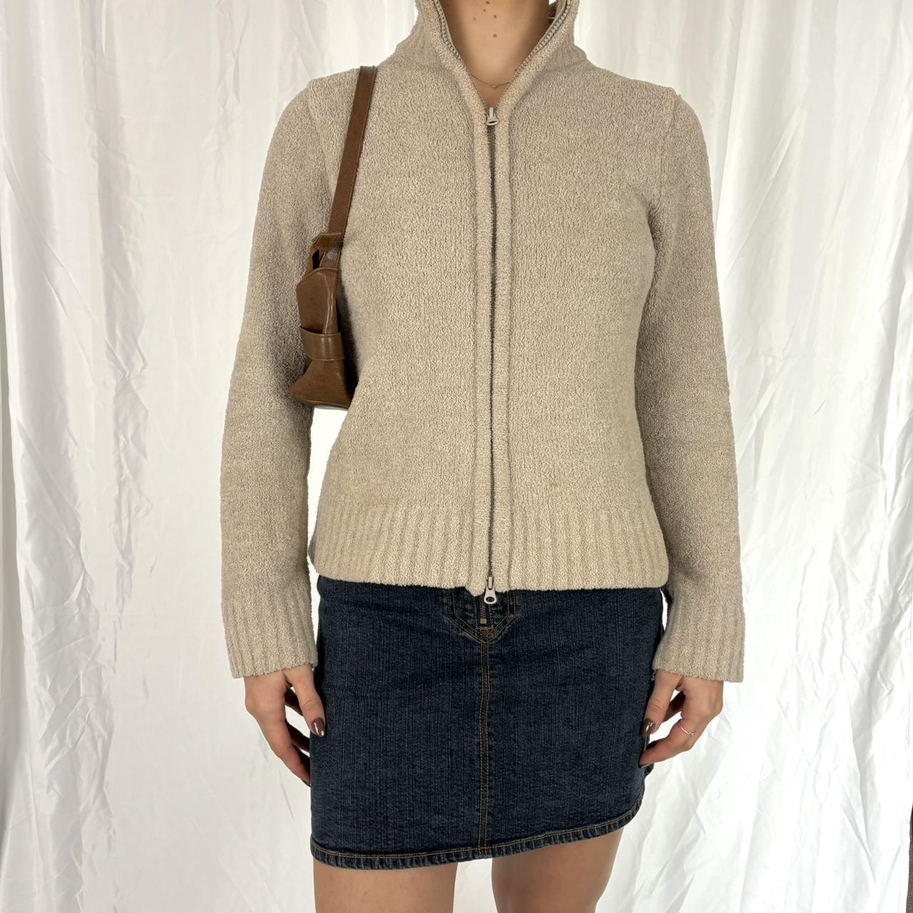 Really cute 90s/y2k vintage beige fleece zip up... - Depop