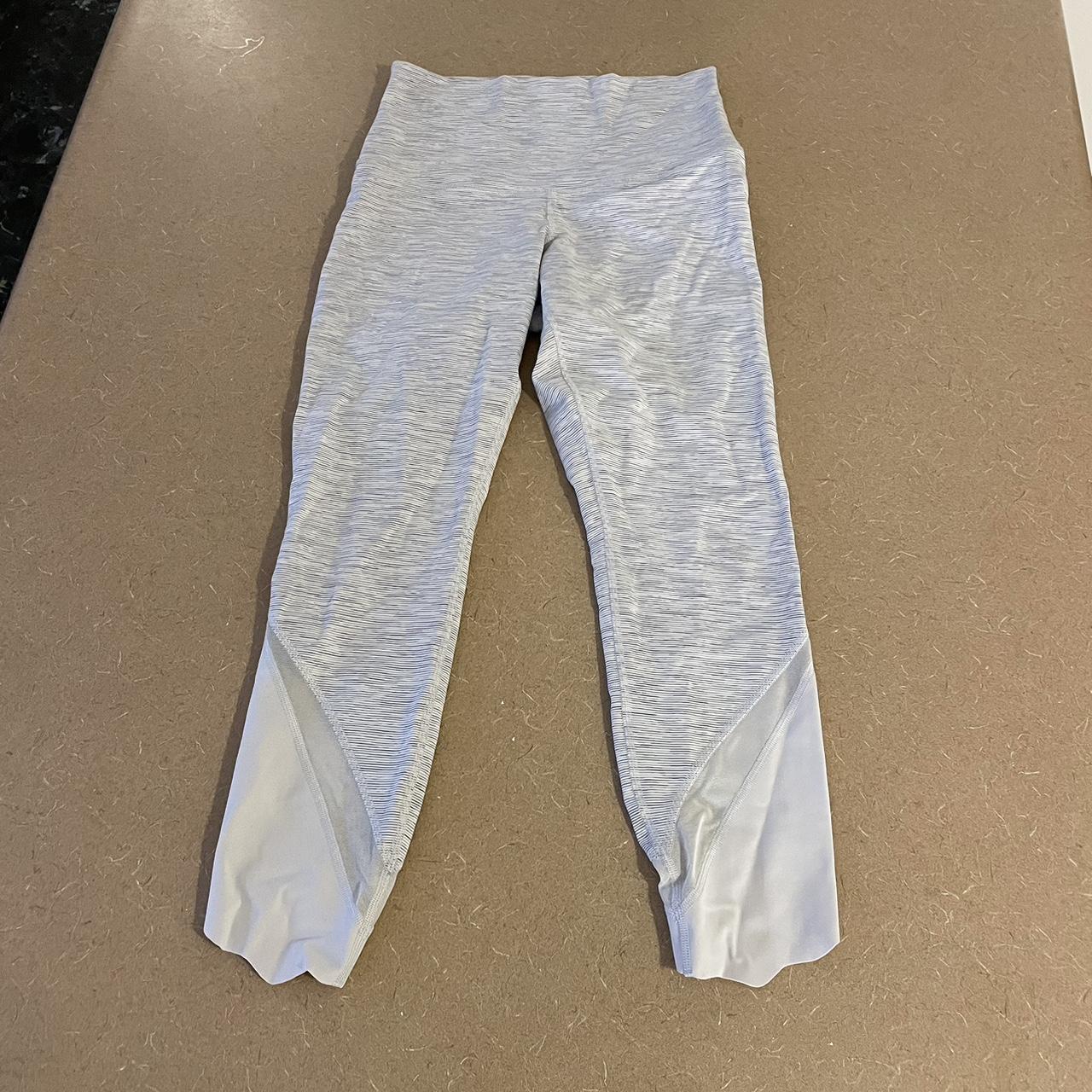 Lululemon gray patterned leggings size 6, worn maybe... - Depop