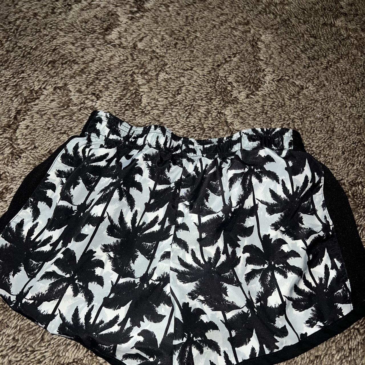 Palm Tree Shorts •Size Kids Medium •Black/White - Depop