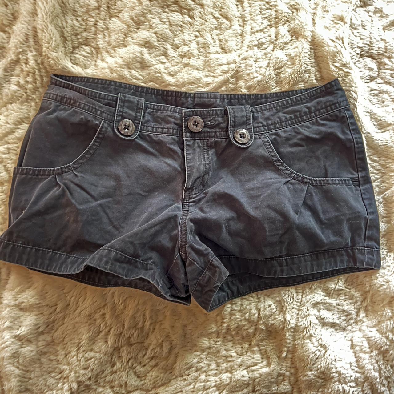 Low rise shorts - Depop