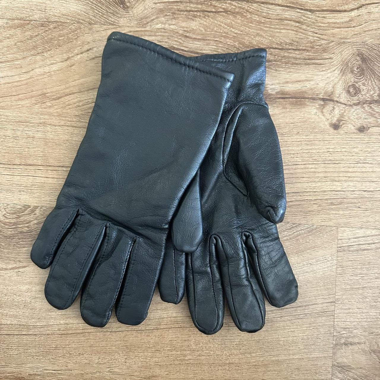 Leather gloves #depop #thrifted #fall #winter - Depop