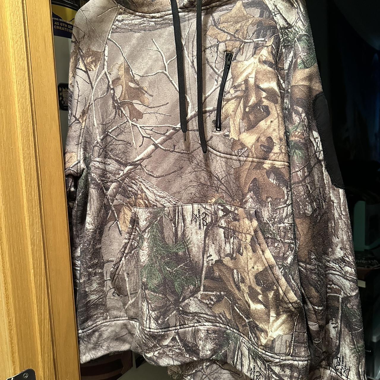 Realtree Camo hoodie Size: M (38-40) This hoodie... - Depop