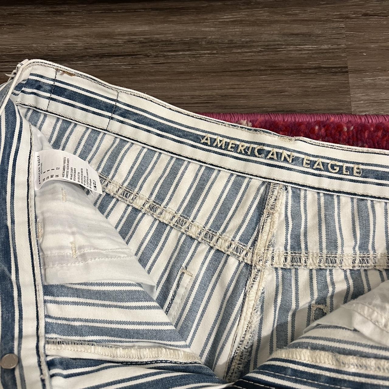 American Eagle Women’s Shorts - Size 8 White and... - Depop