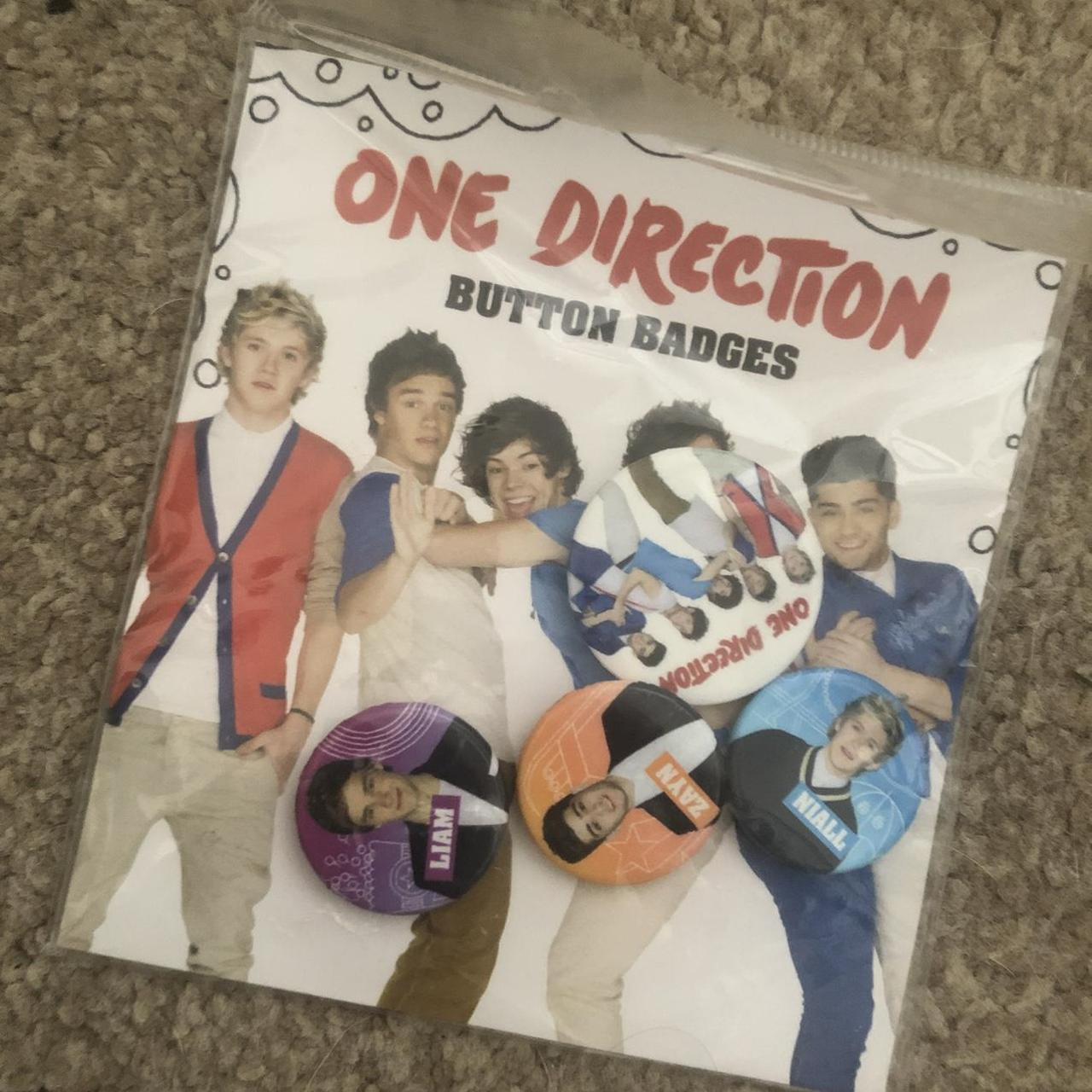 Official One Direction Badge Set. SOME BADGES... - Depop