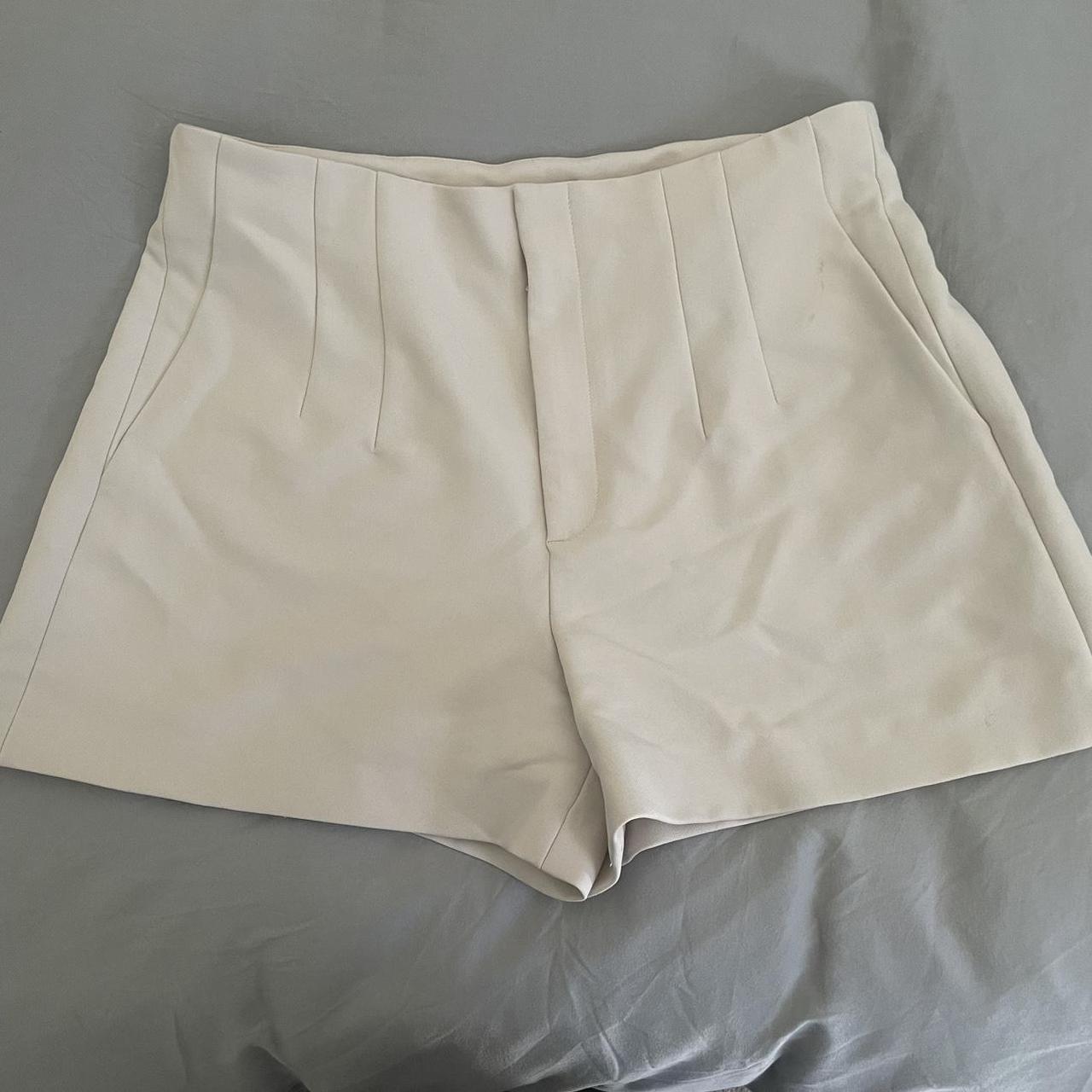 Women's Cream Shorts | Depop