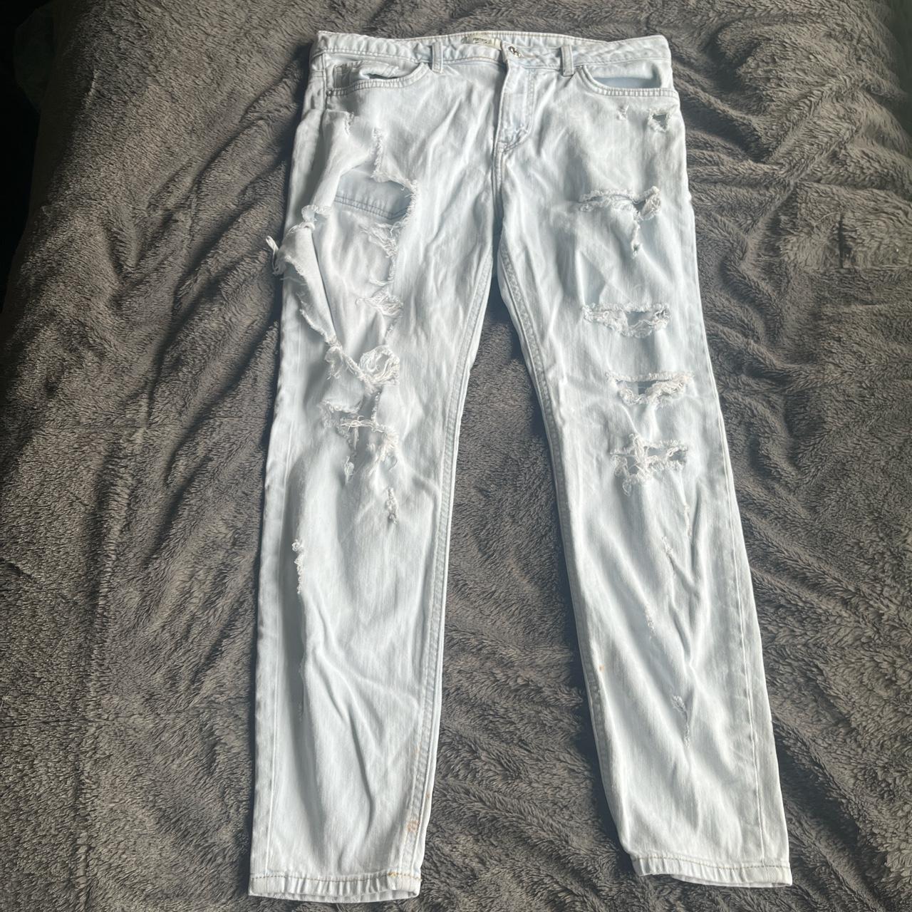 ripped jeans 28 Forever 21 - Depop