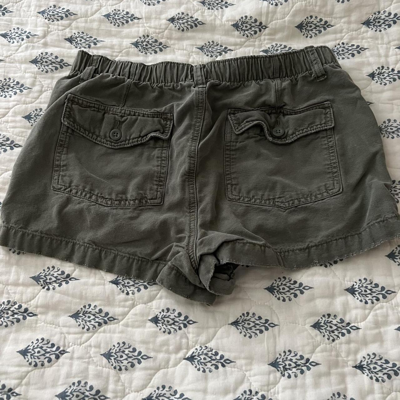 aerie cargo shorts - Depop