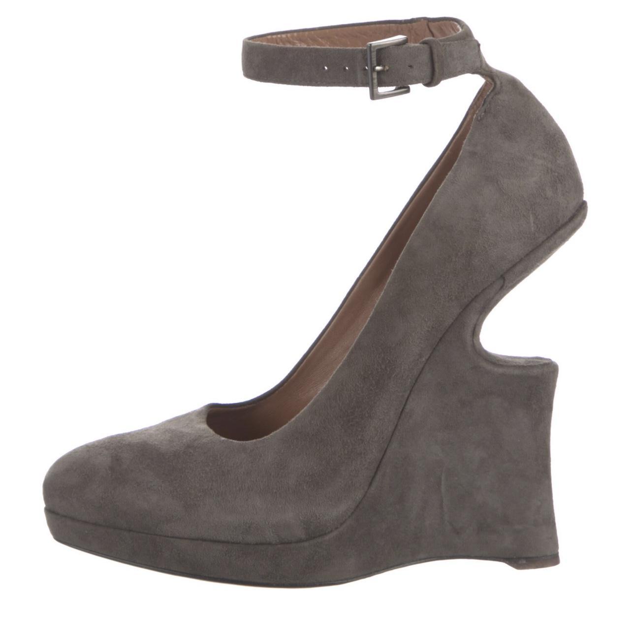 alaia wedges with cutest cutouts size 37 prefer to... - Depop