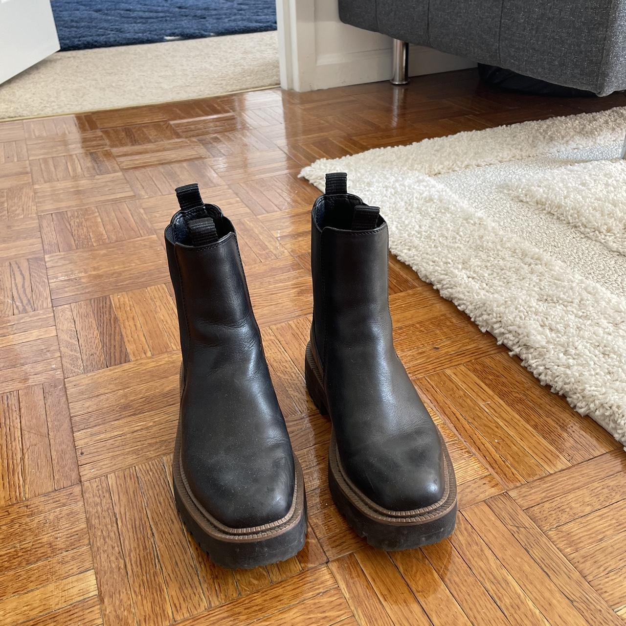 Sam Edelman Laguna Chelsea boot Size 5 Black leather... - Depop