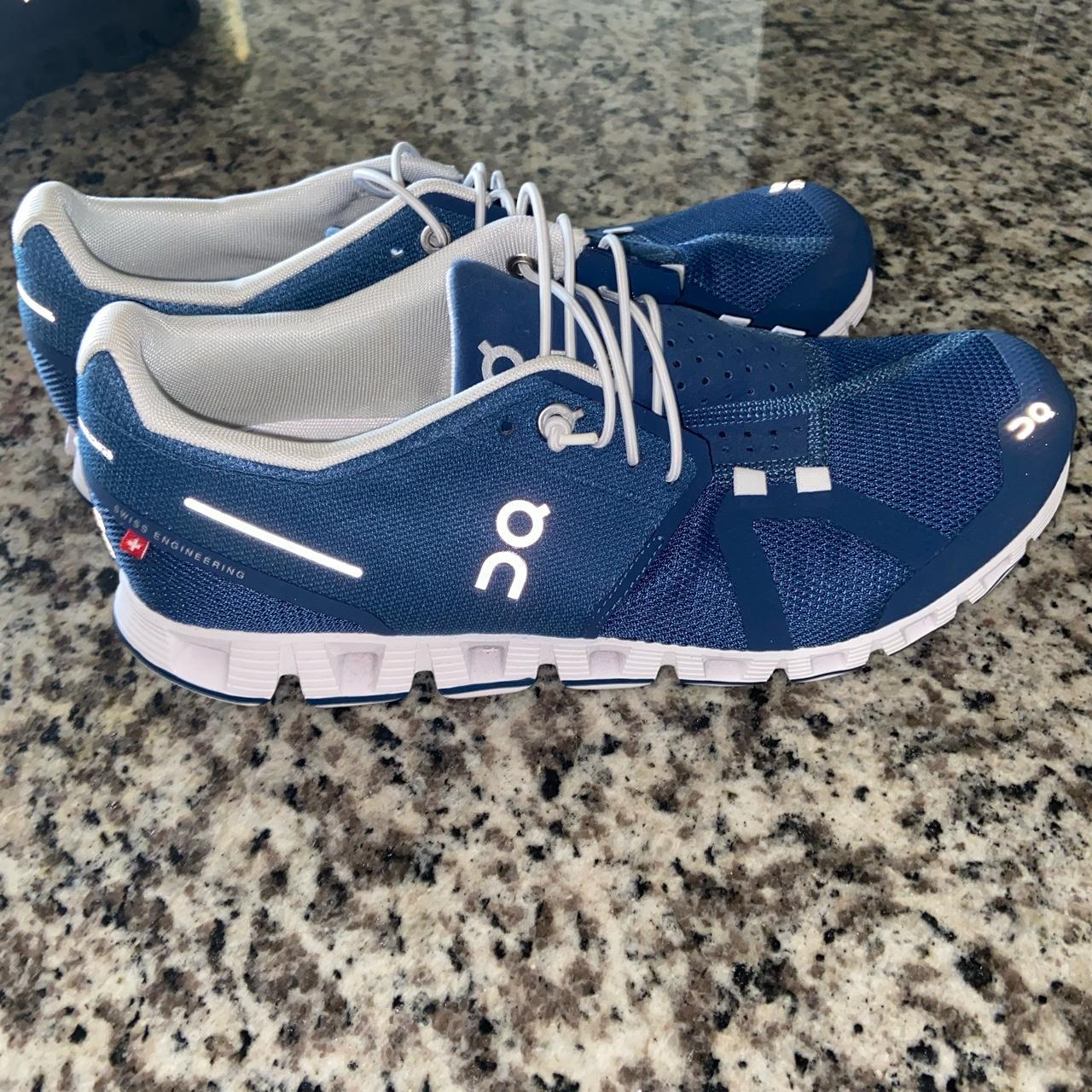 On Running Women's Navy and White Trainers | Depop