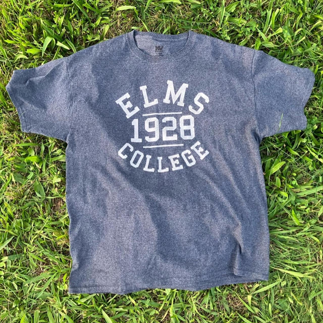 Elms College t shirt size XL - Depop